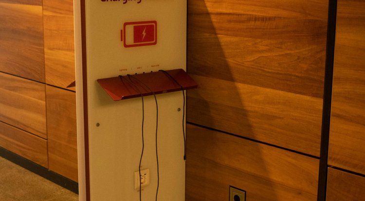DIY Charging Station to Declutter Your Cables - Xeload – Home & Garden ...